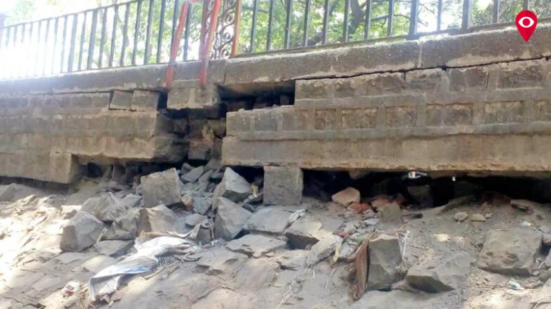 Tilak bridge in dadar in bad condition | दादर का तिलक ब्रिज गुजर रहा ...