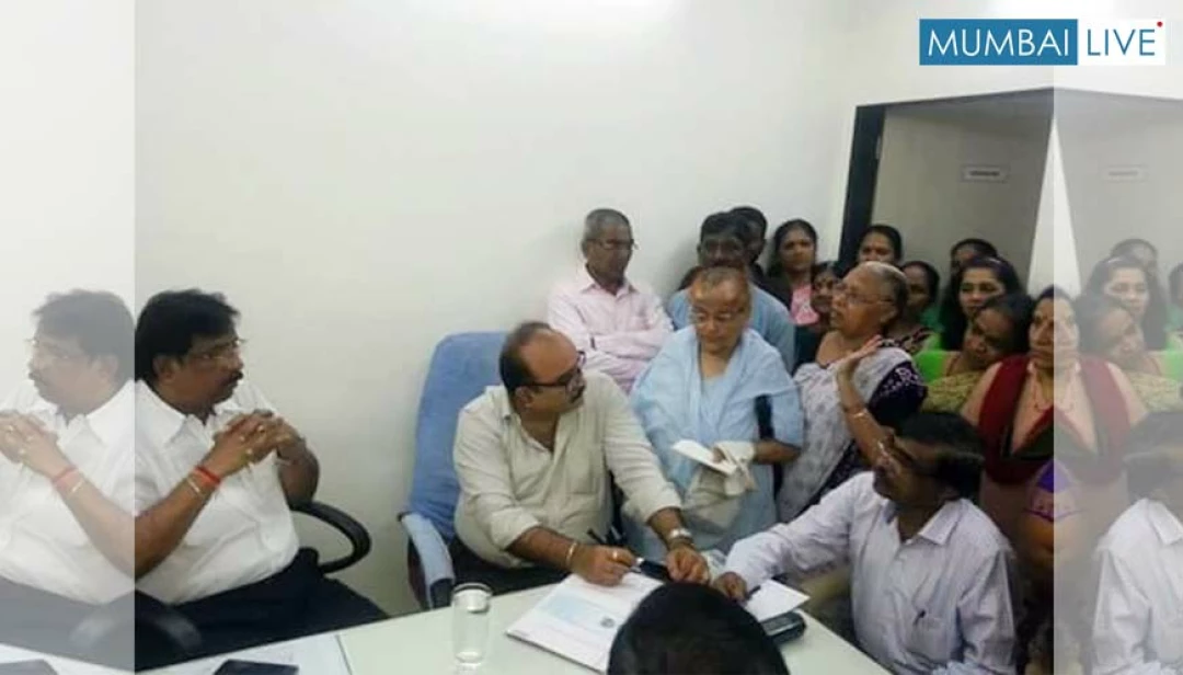MLA Sunil Shinde met PWD officials | Mumbai Live