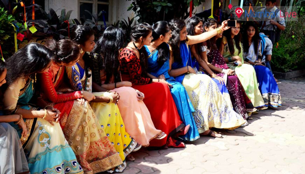 Girls celebrate 'Saree Day' in Barfiwala College