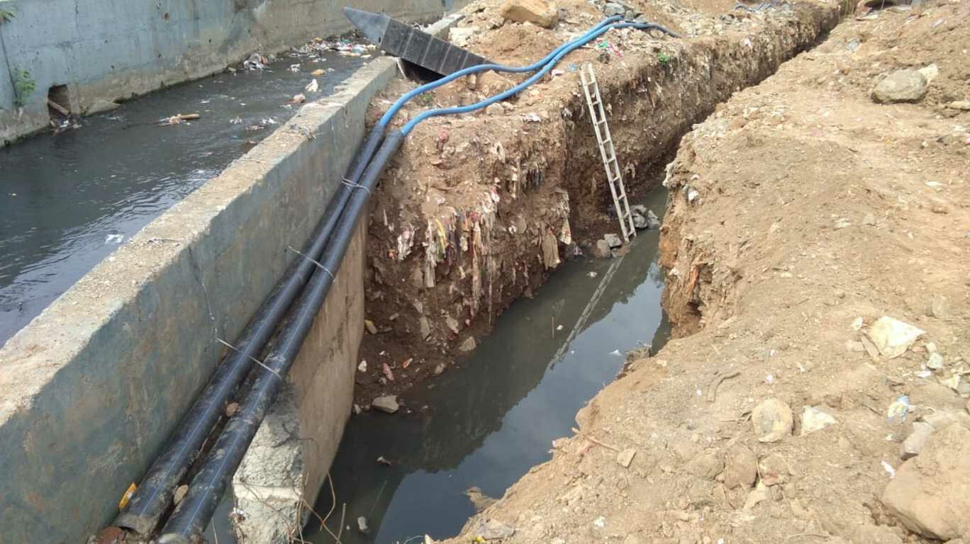 Protective wall along Laxmibaug nullah severed by Godrej | Vikhroli